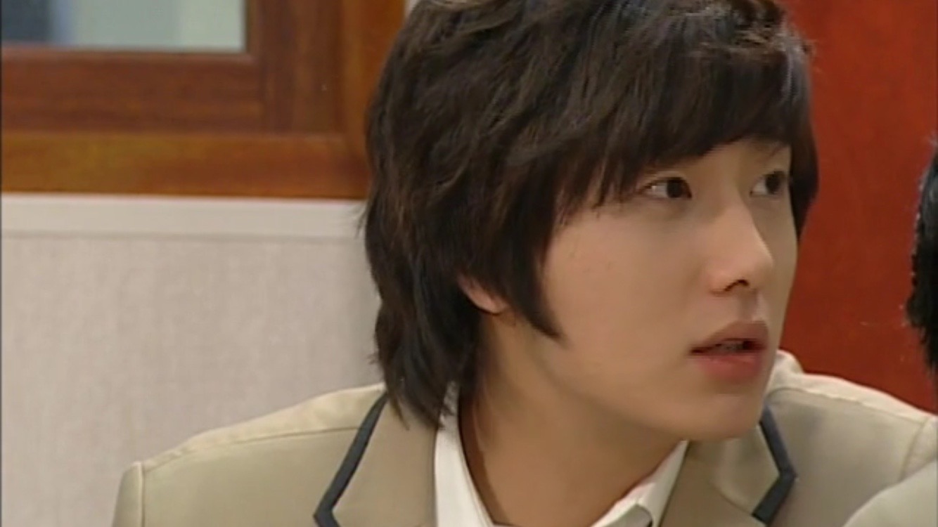 Jung Il-woo as Yoon-ho in Unstoppable High kick. 200714